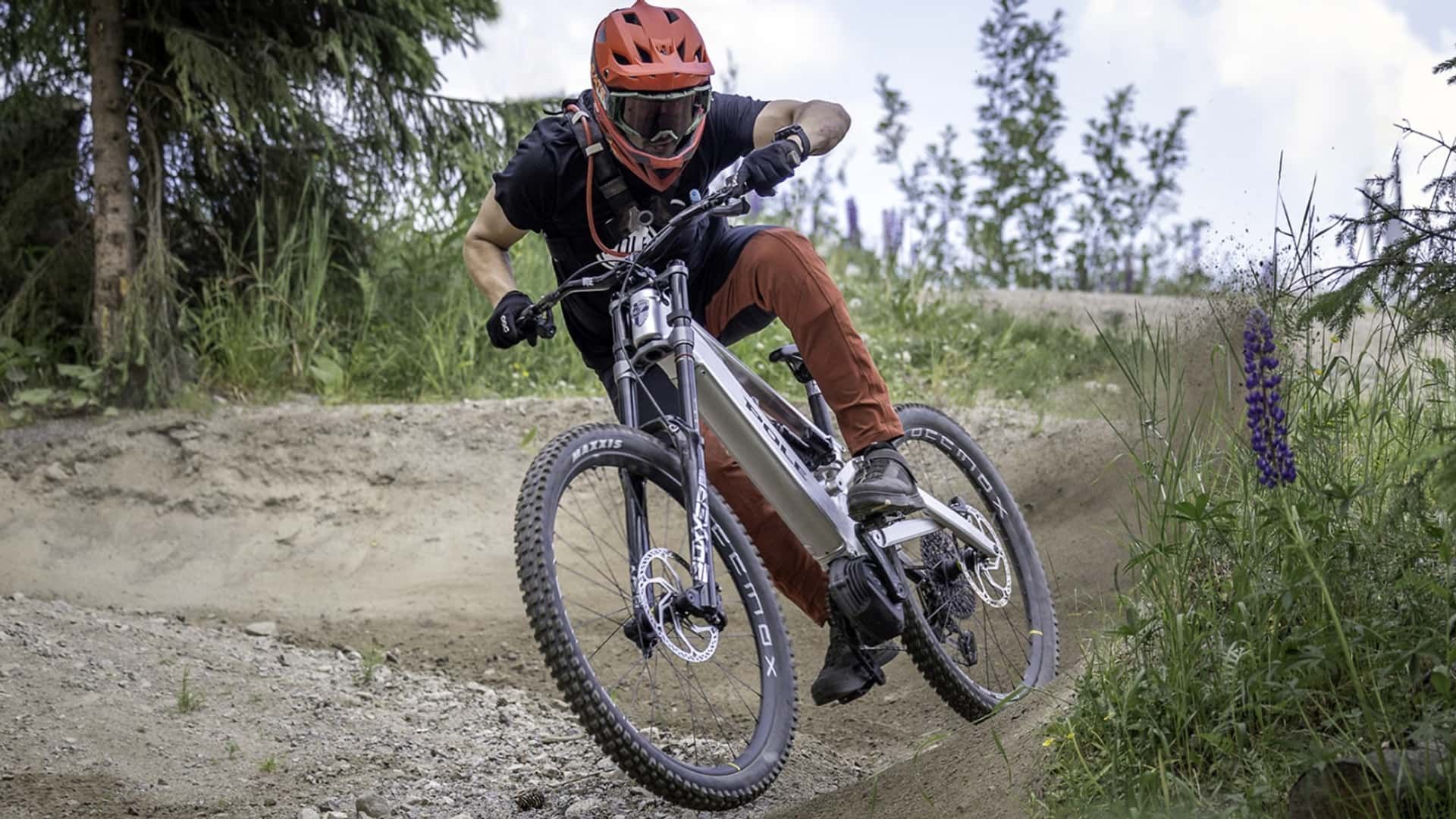 New Pole Sonni E-MTB Is A Versatile Trail Machine