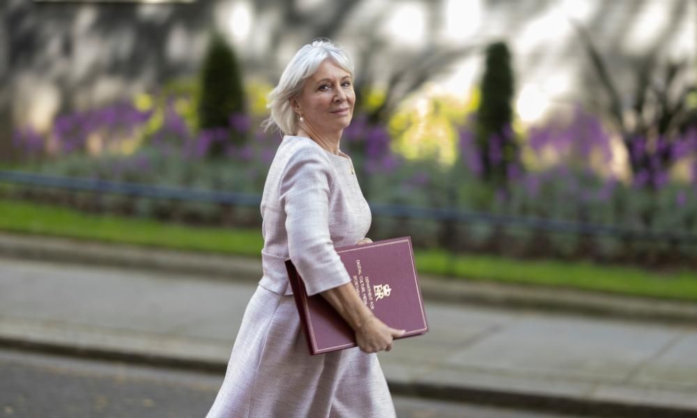 Nadine Dorries urged to quit as MP by council in her…