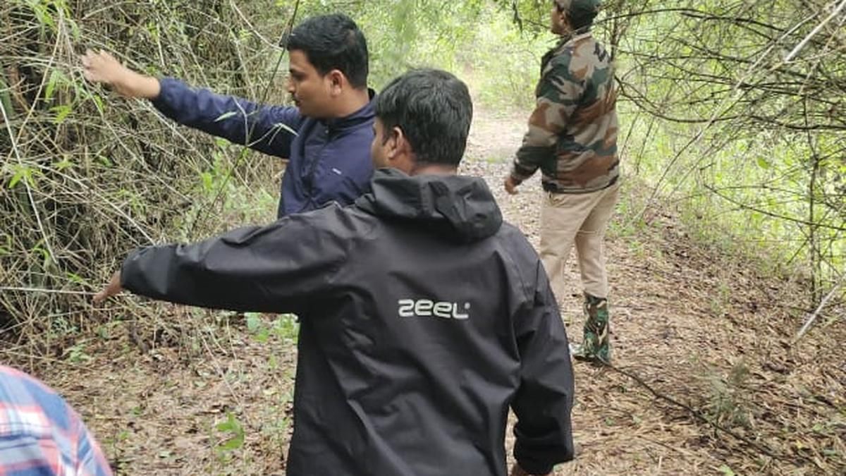Forest Department and KNNL officials inspect Bhadra…