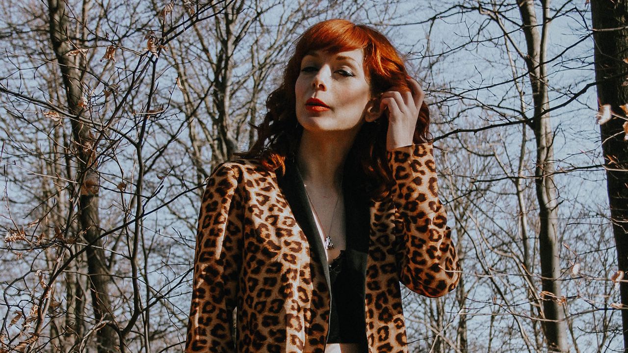 The Anchoress to release covers album Versions in…