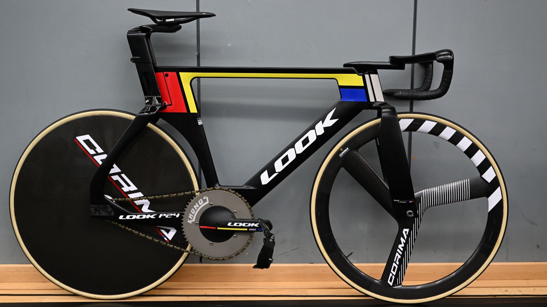 Up close with the unreleased Look P24 - the track bike…