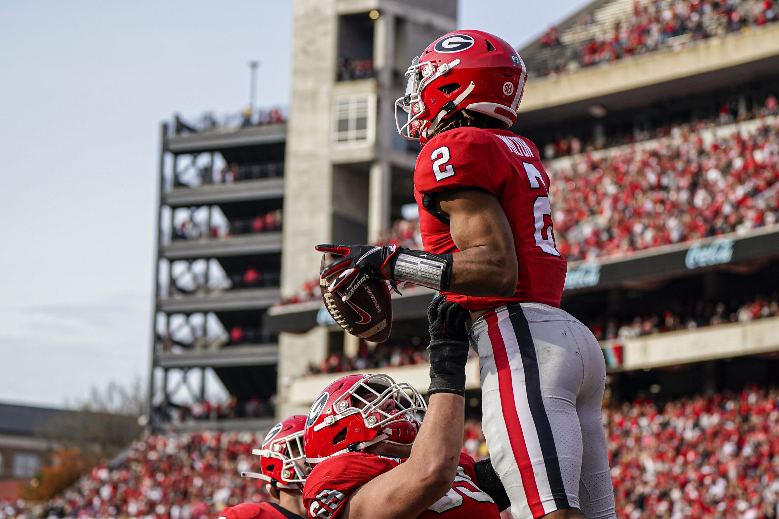 Social media reacts: 5-star RB commits to UGA football