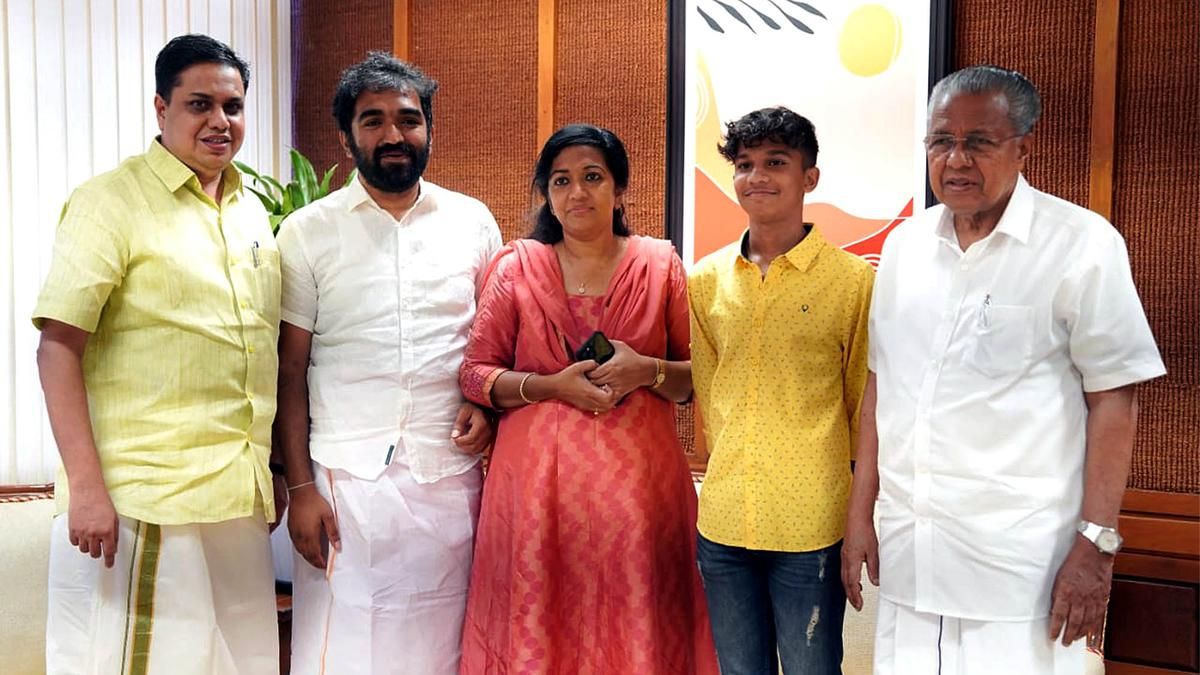 Kerala Assembly pays tributes to Oommen Chandy, Vakkom…