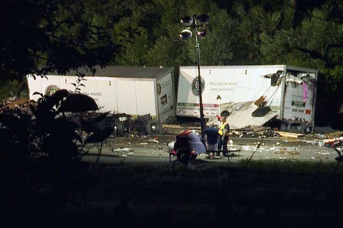 5 killed when RV blows tire, crashes head-on into…