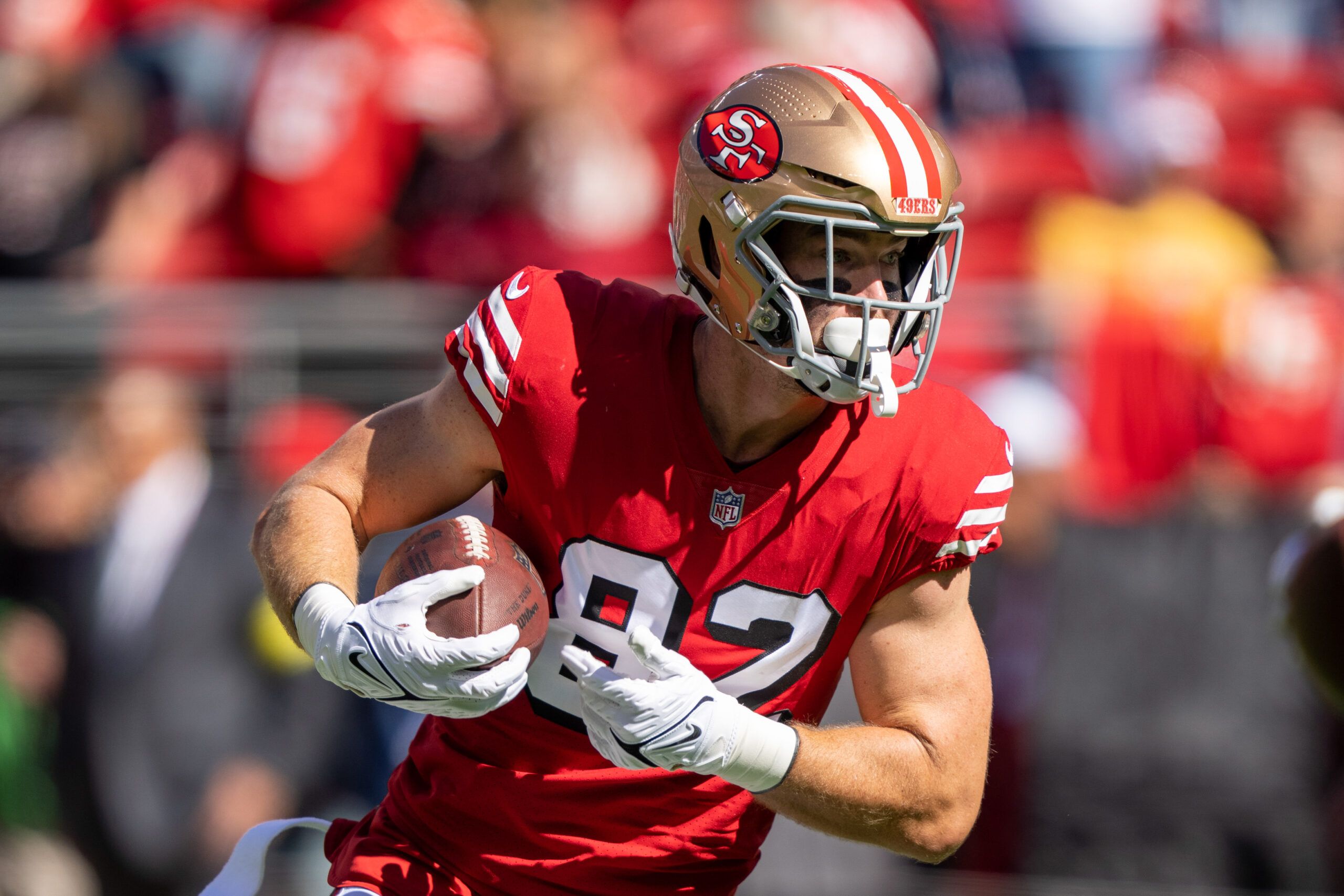 WATCH: 49ers’ Ross Dwelley holds on to deflected pass…