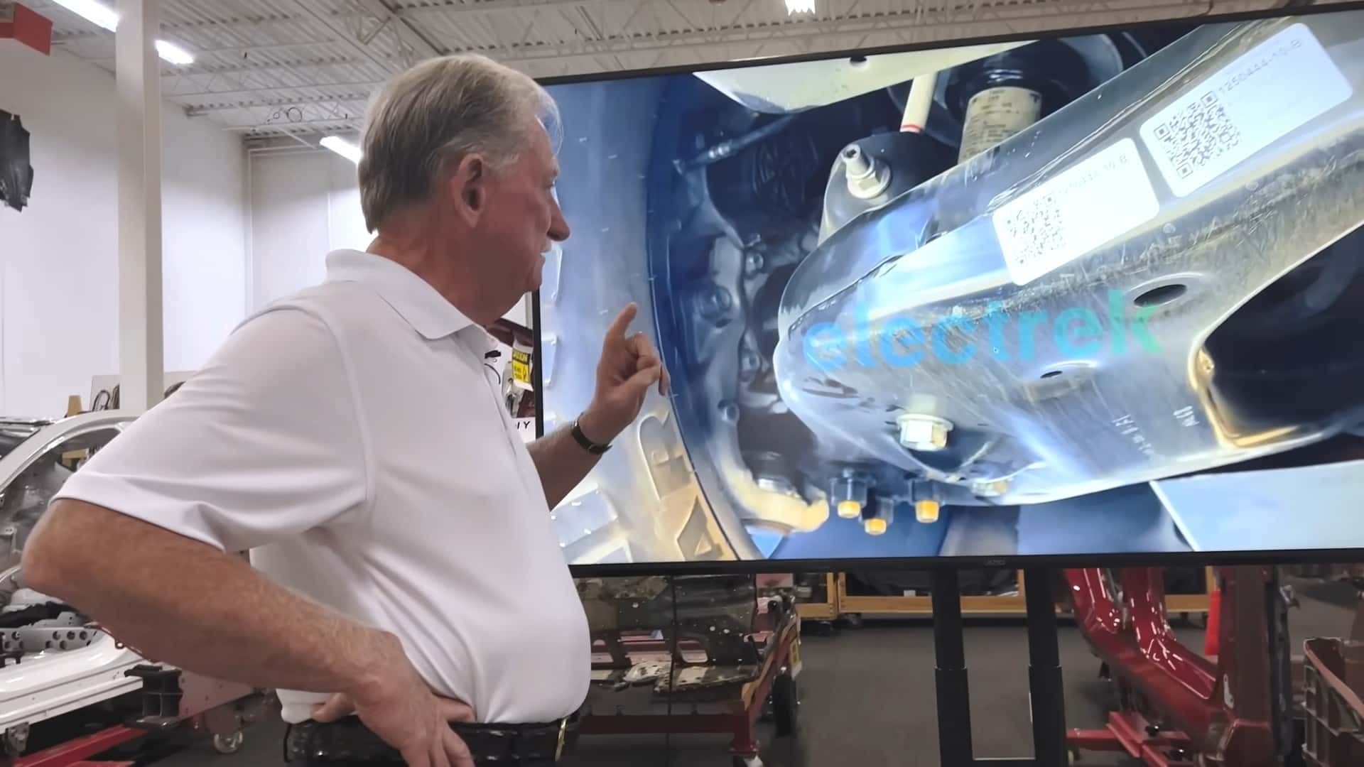 See Sandy Munro Analyze Tesla Cybertruck’s Suspension…