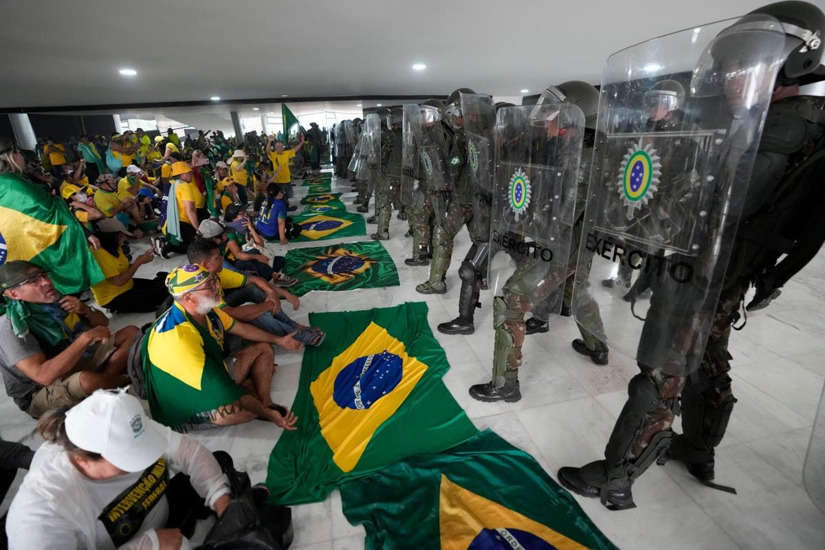 Brazil arrests 7 senior military police officers over…