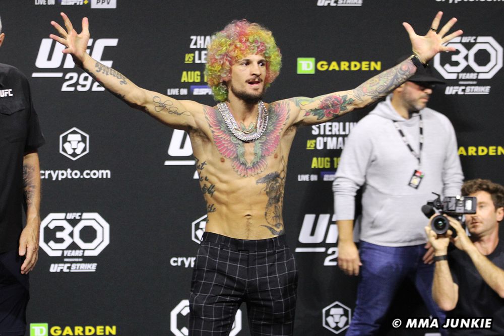 Israel Adesanya picks Sean O’Malley to upset Aljamain…