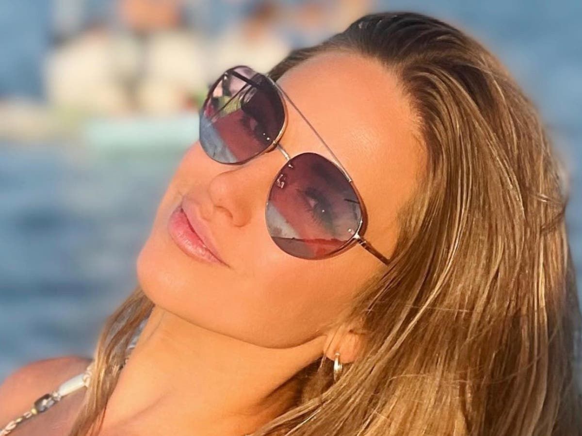 Tiffany Gomas returns to Instagram after viral plane…