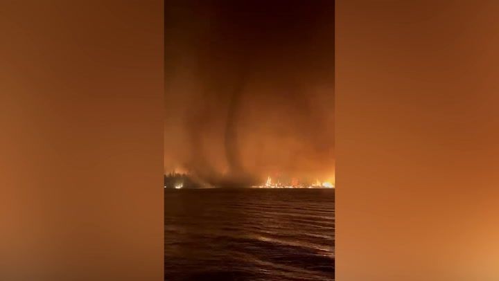 Rare ‘fire tornado’ caught on camera as Canada… Rare ‘fire tornado’ caught on camera as Canada…