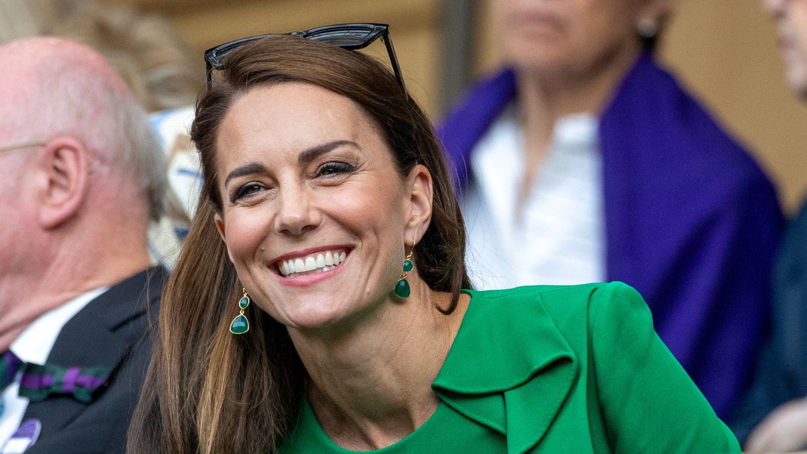 How Kate Middleton's perfectly defined eyebrows are…