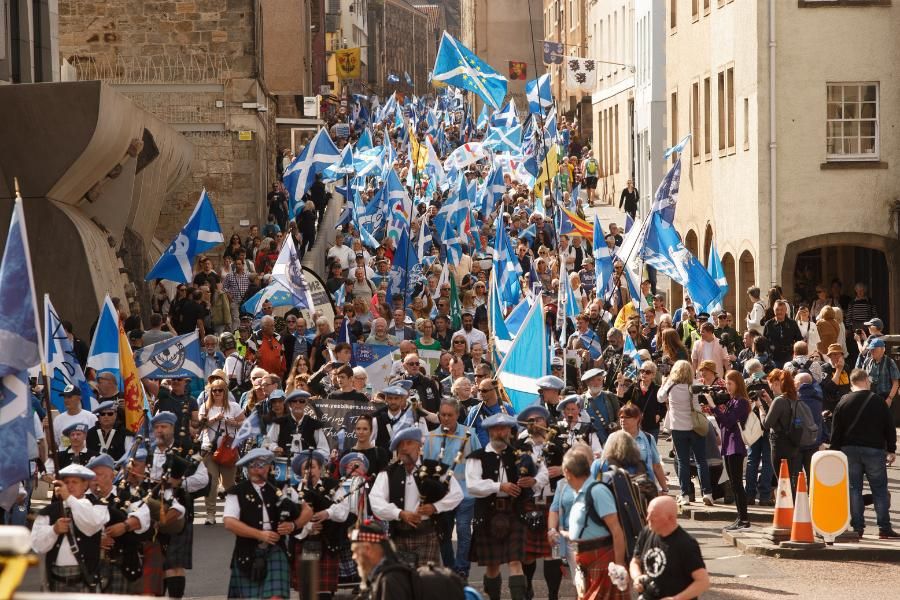 In pictures: Around 25,000 attend independence rally…