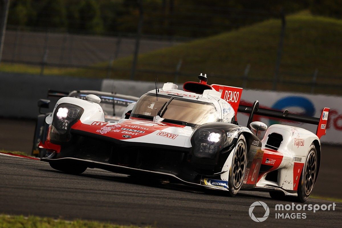 WEC Fuji: Toyota flexes its muscles in second practice