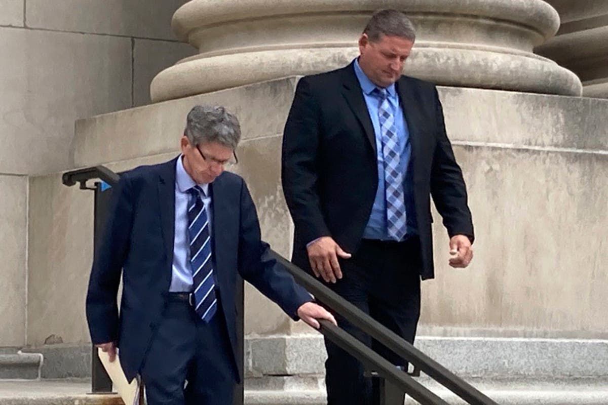 Indianapolis officer gets 1 year in prison for kicking…