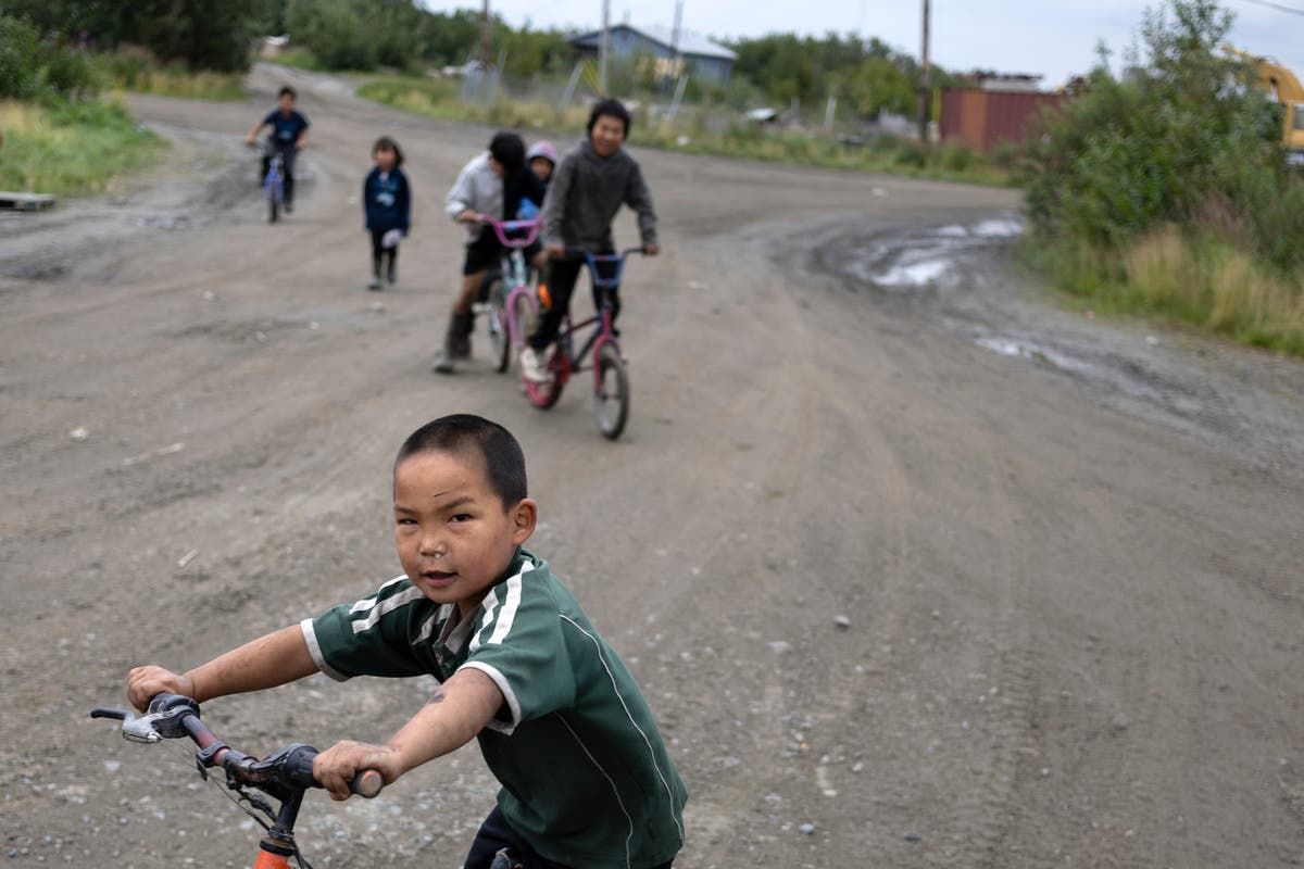 Children in remote Alaska aim for carnival prizes,…