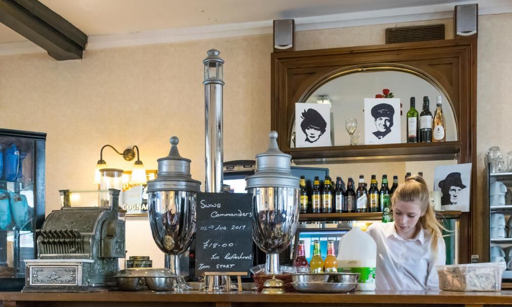 From Brief Encounter to Trainspotting: readers’…