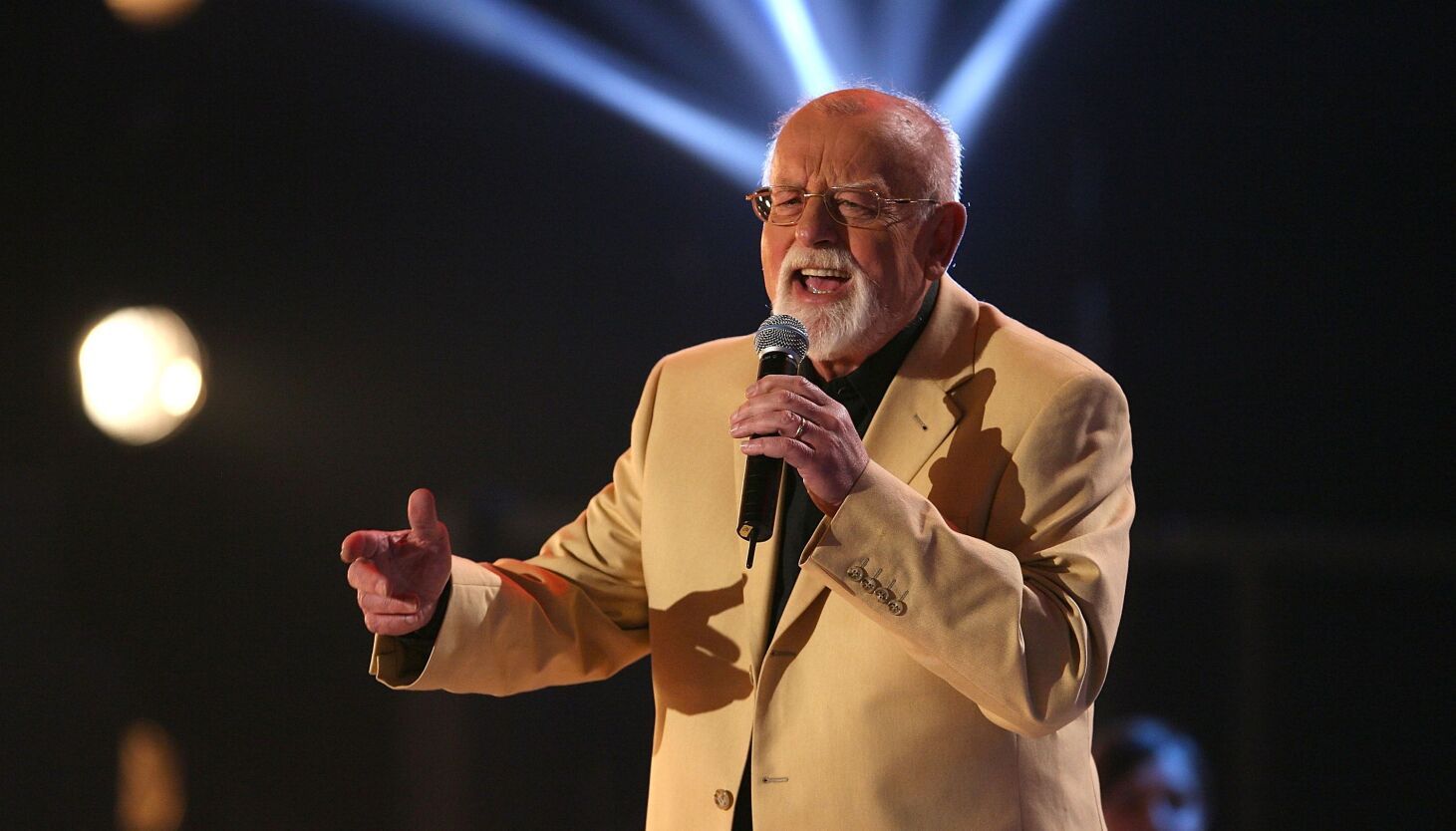 Roger Whittaker, singer of ‘Durham Town’ and ‘The Last…