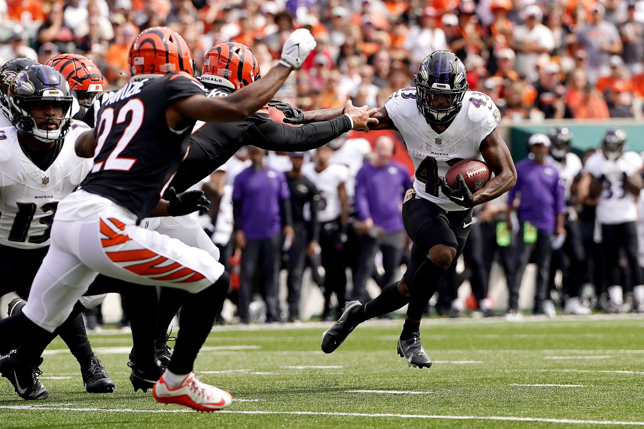Ravens’ RB Justice Hill could miss Week 3 matchup vs.…