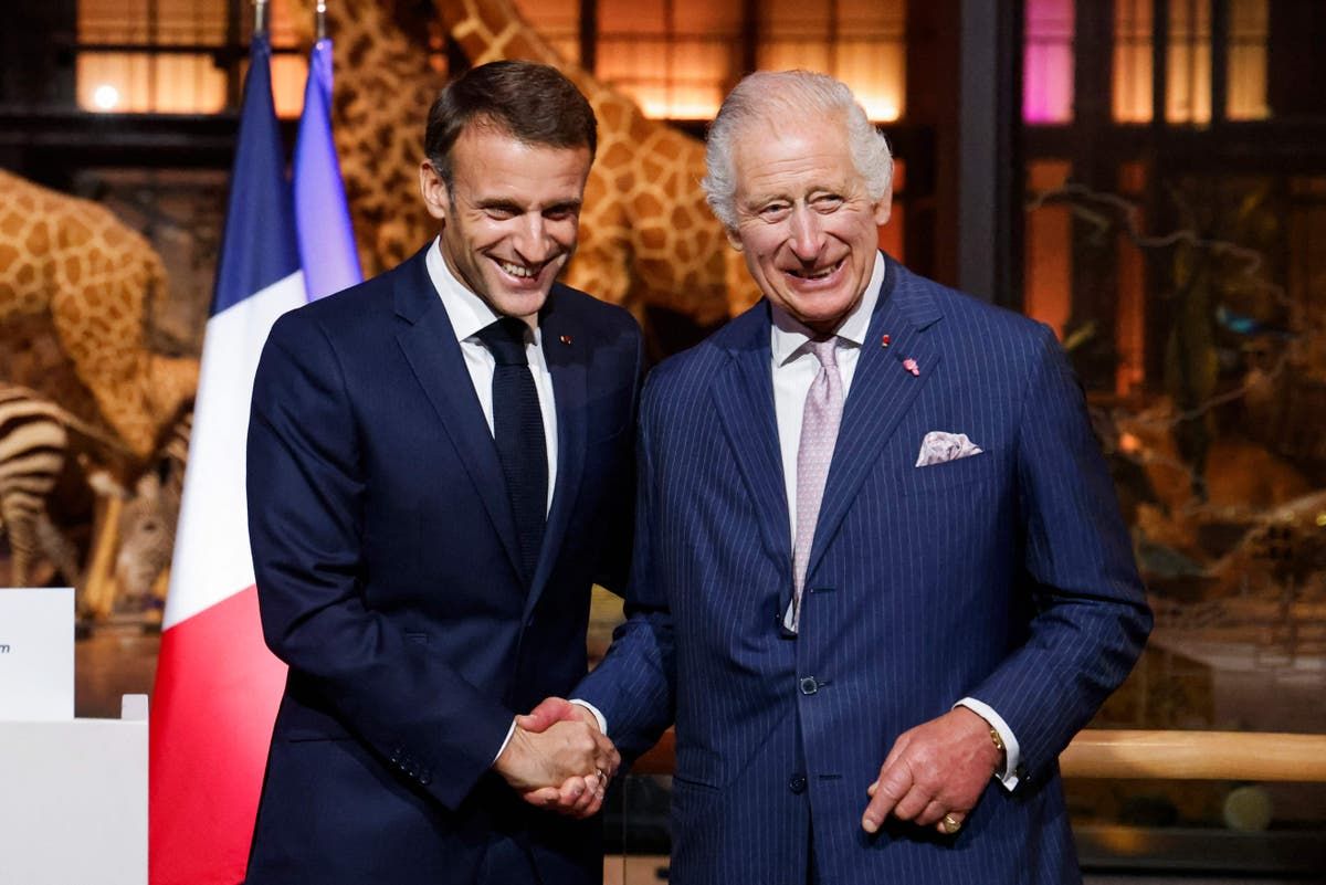 Watch as King Charles and Emmanuel Macron meet at…