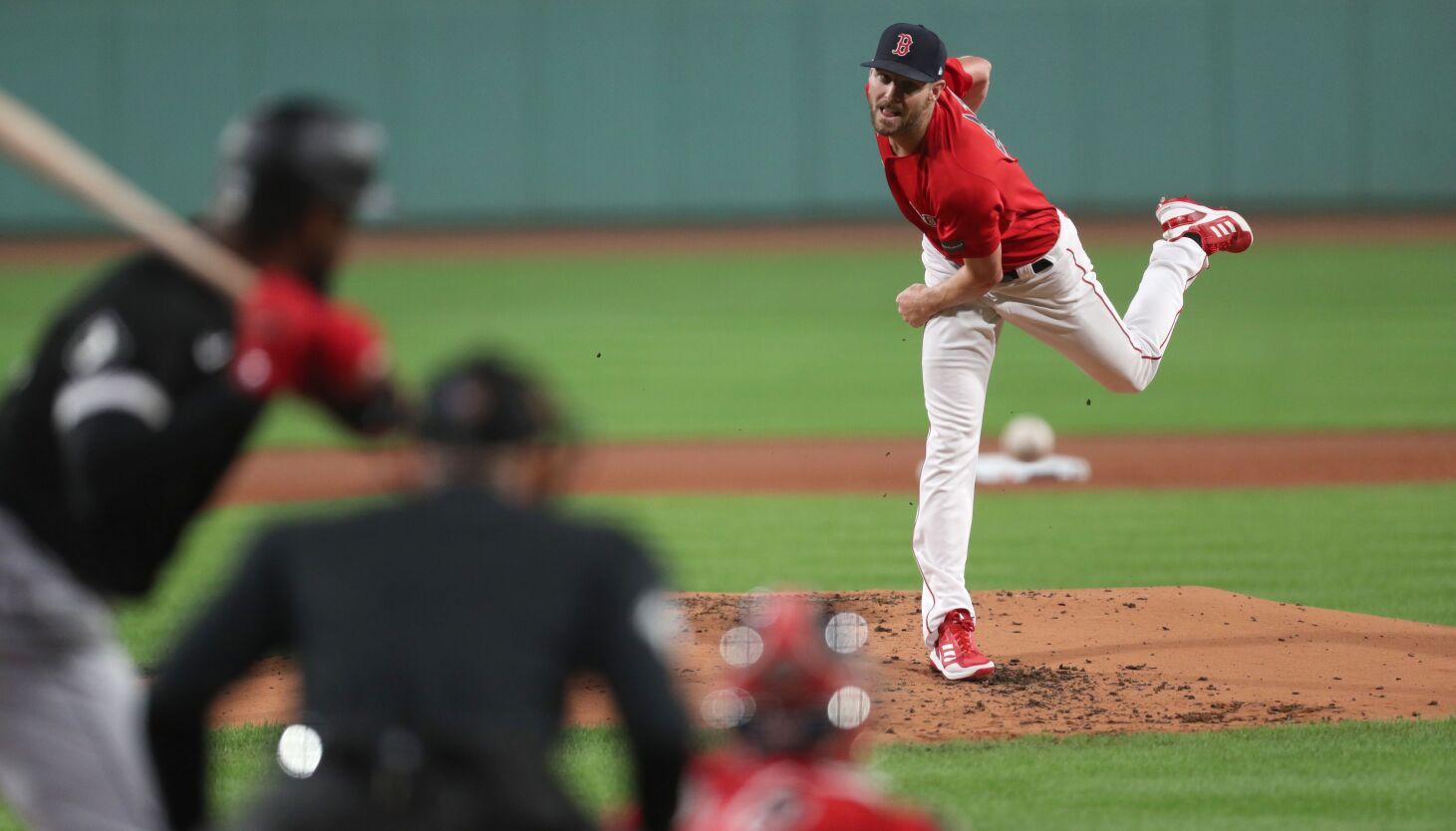 Red Sox score two runs in eighth inning to defeat…