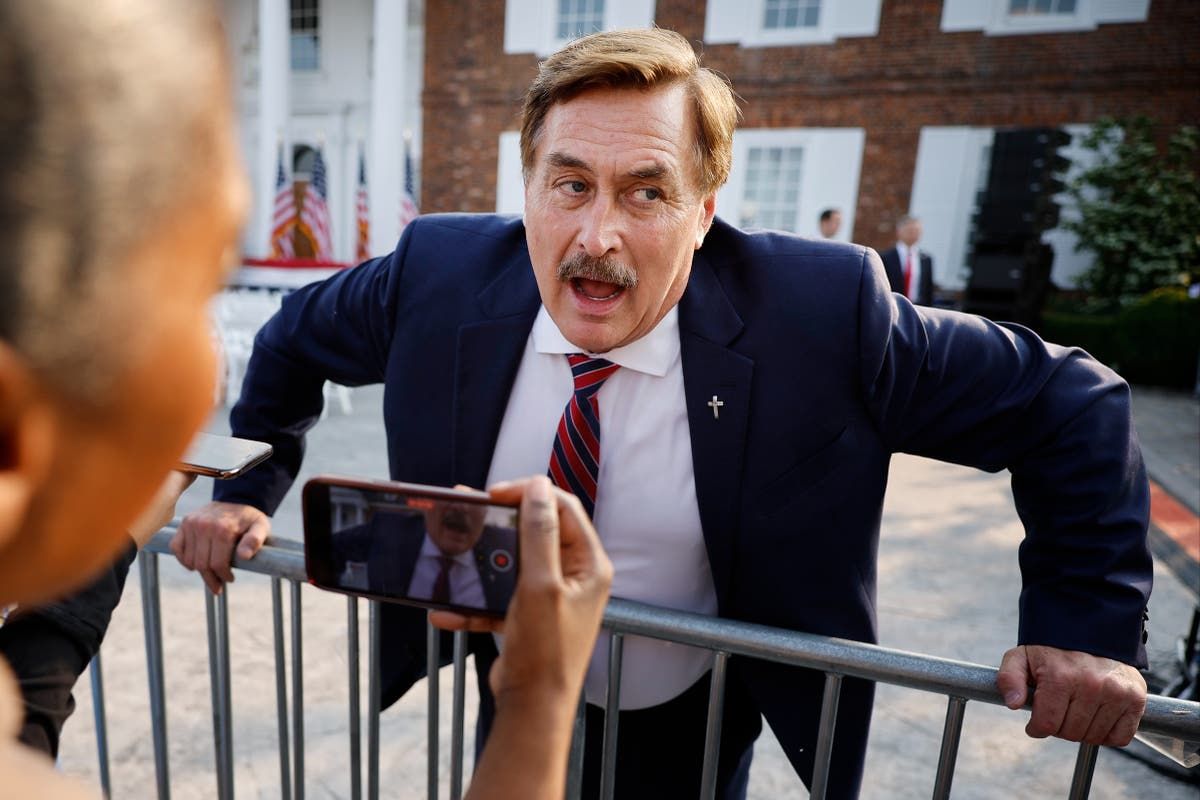 Mike Lindell roamed Trump White House saying ‘we can…