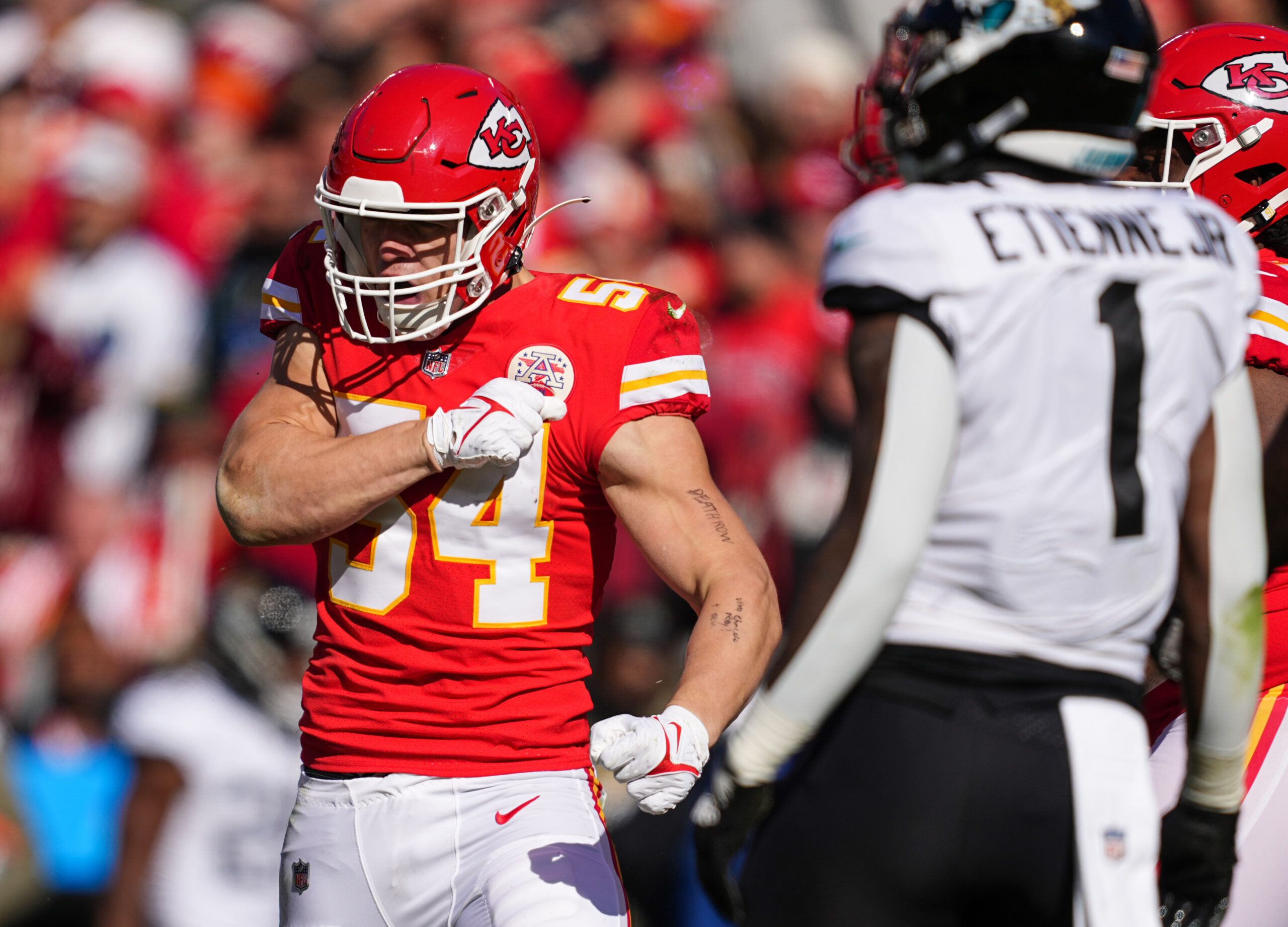 Chiefs DL coach Joe Cullen says LB Leo Chenal’s…