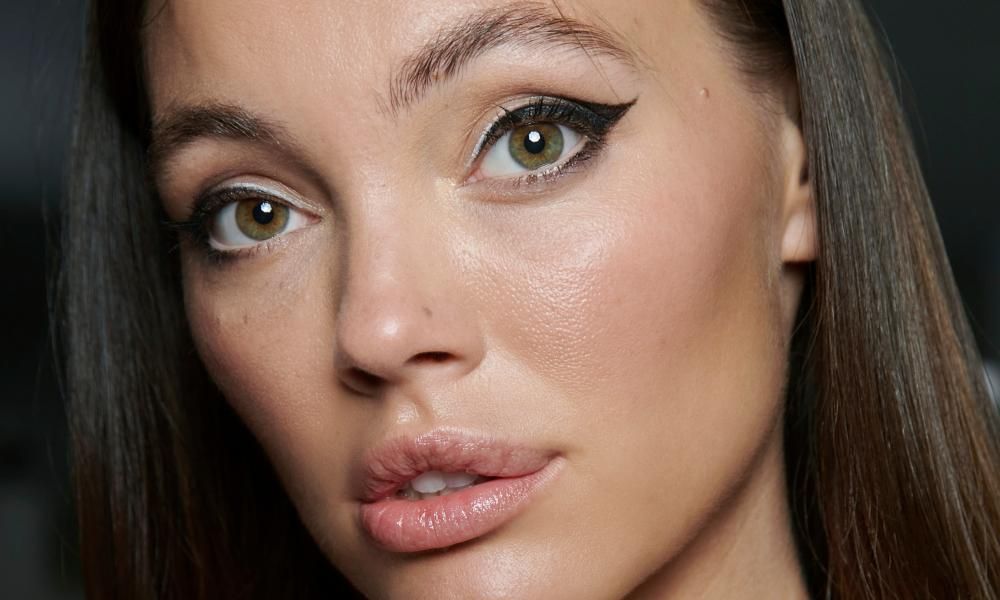 The elusive art of sculpting winged eyes