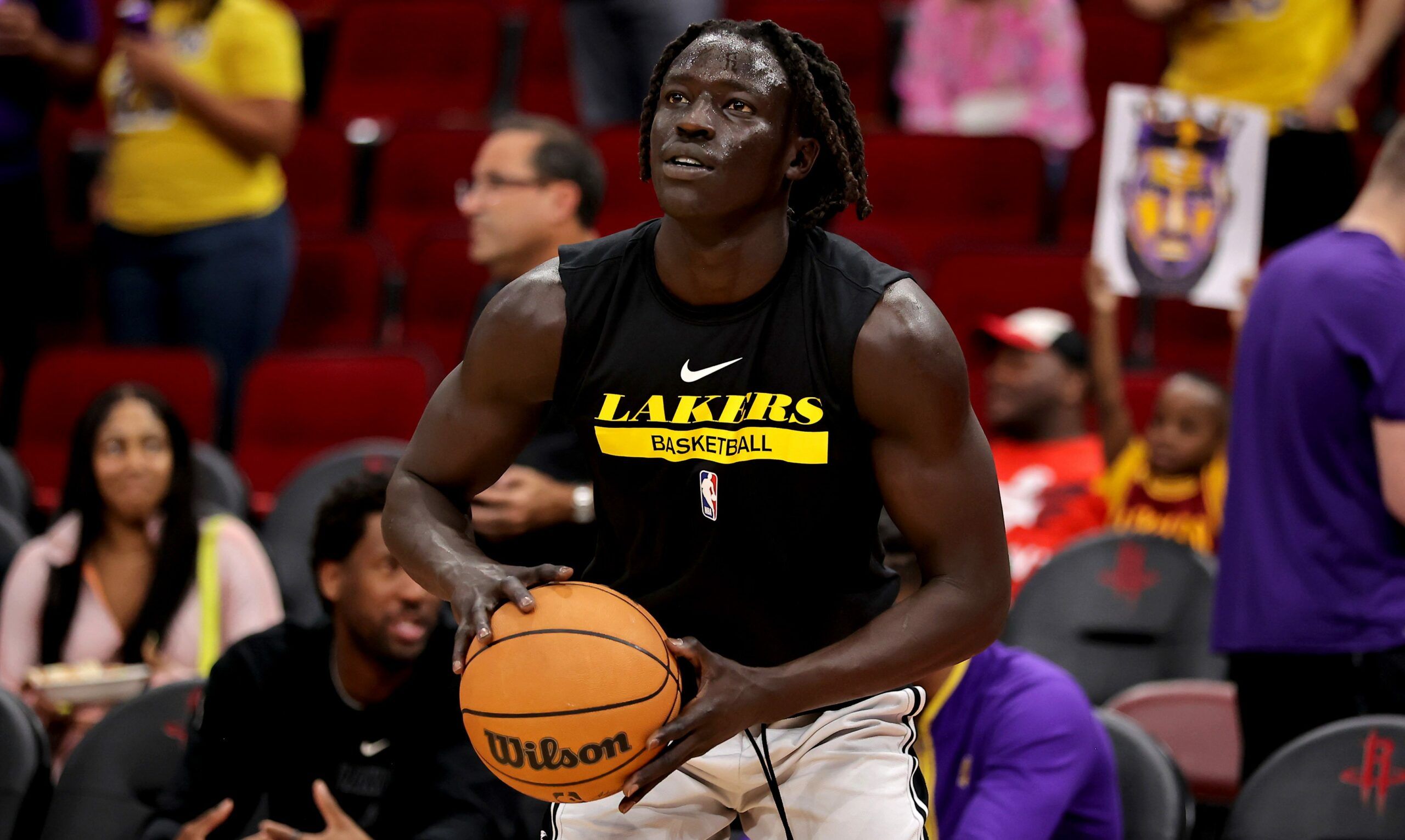 Former Lakers big man Wenyen Gabriel is joining the…