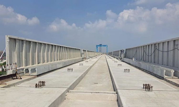 First reinforced concrete track bed construction…