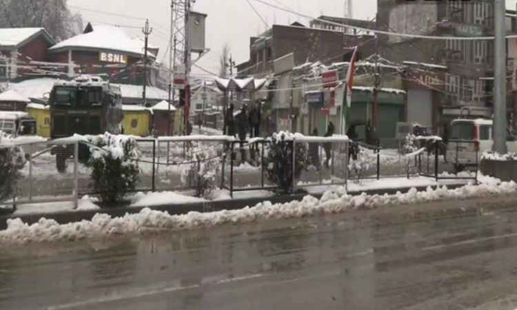 Capital of Jammu and Kashmir, Srinagar covered in snow…
