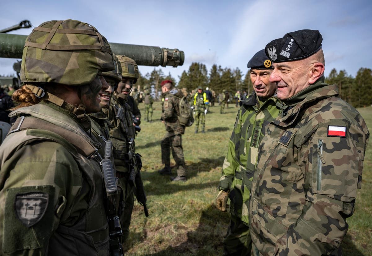 2 top Polish military commanders resign in a spat with…
