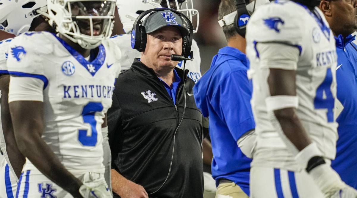 Kentucky’s Mark Stoops Asks Unhappy Fans for NIL…