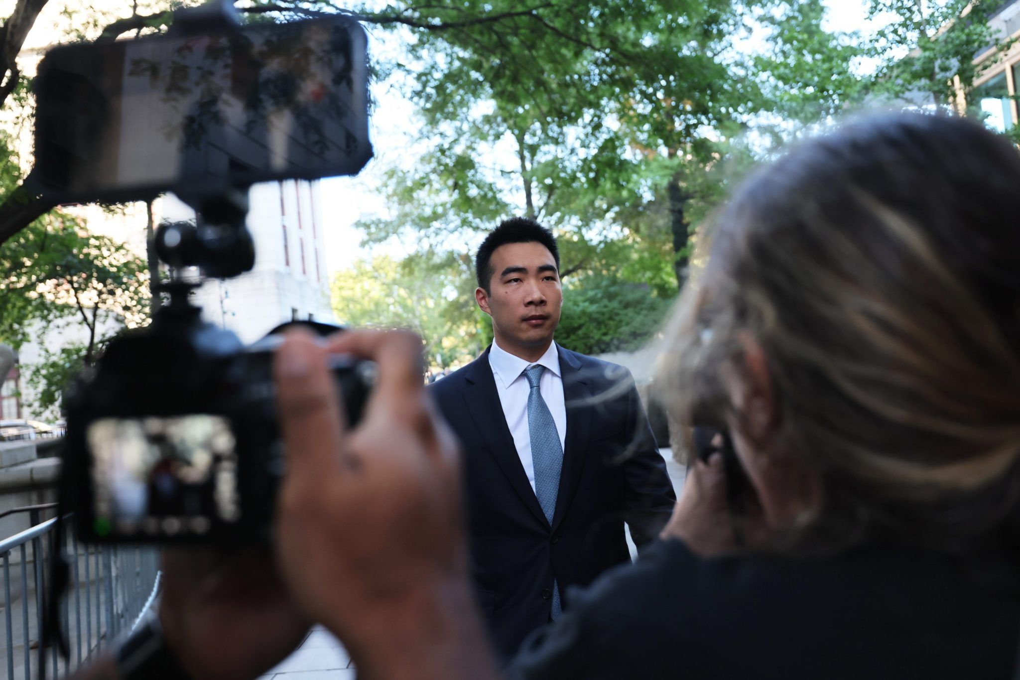 Emails show how Bankman-Fried toyed with Paradigm VCs,…