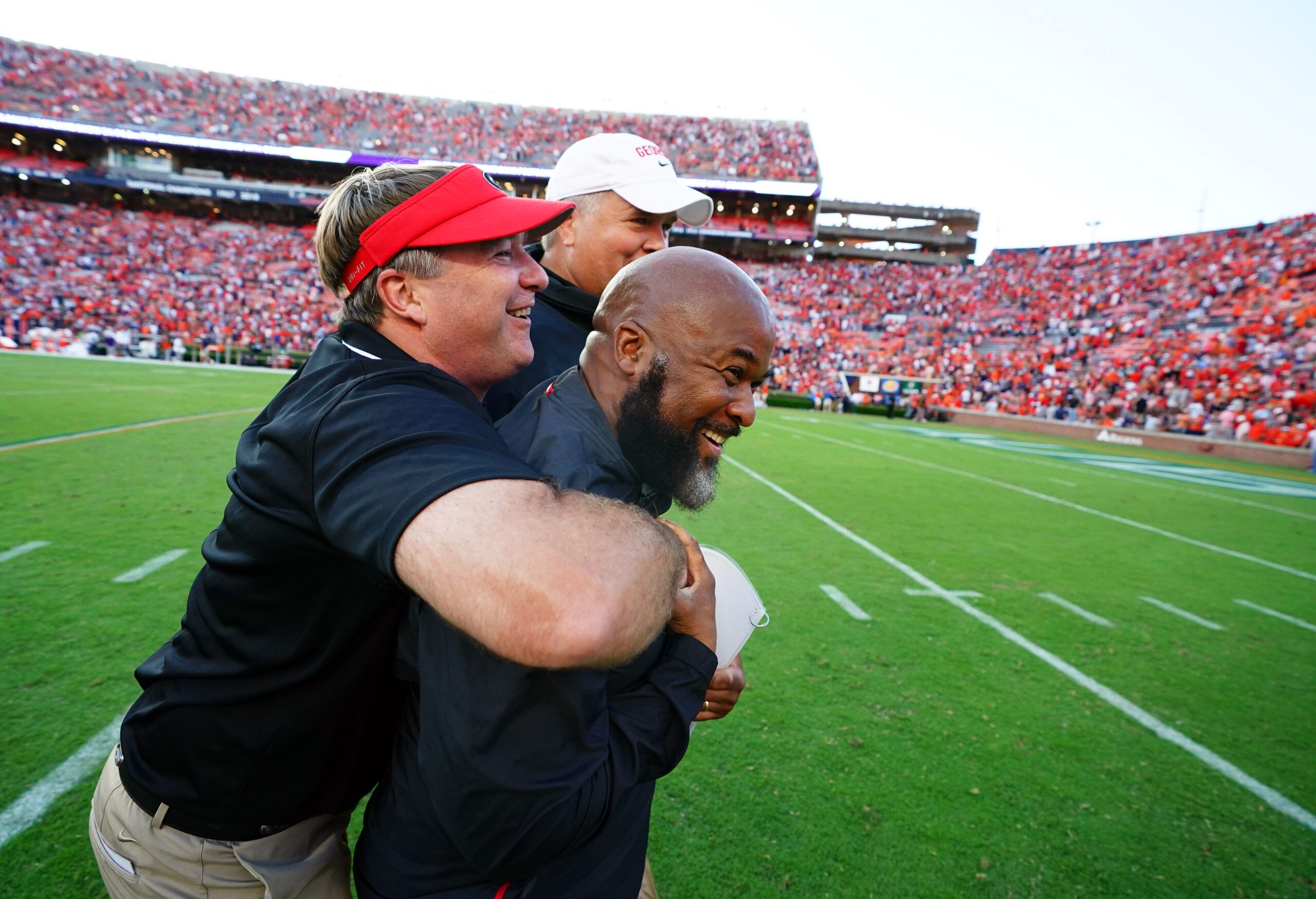 Social media reacts: RB Bo Walker commits to Georgia…