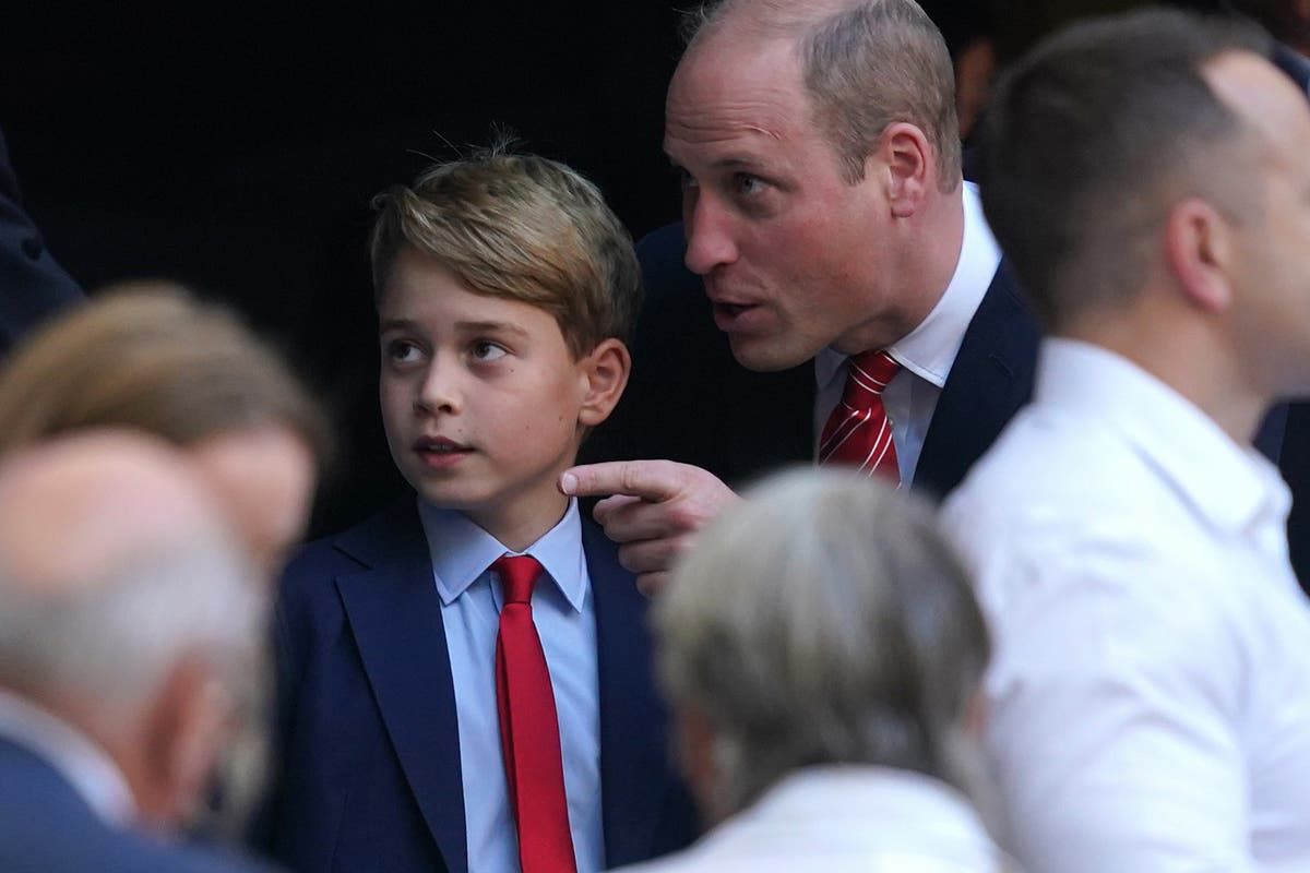 Prince George matches with father William as pair…