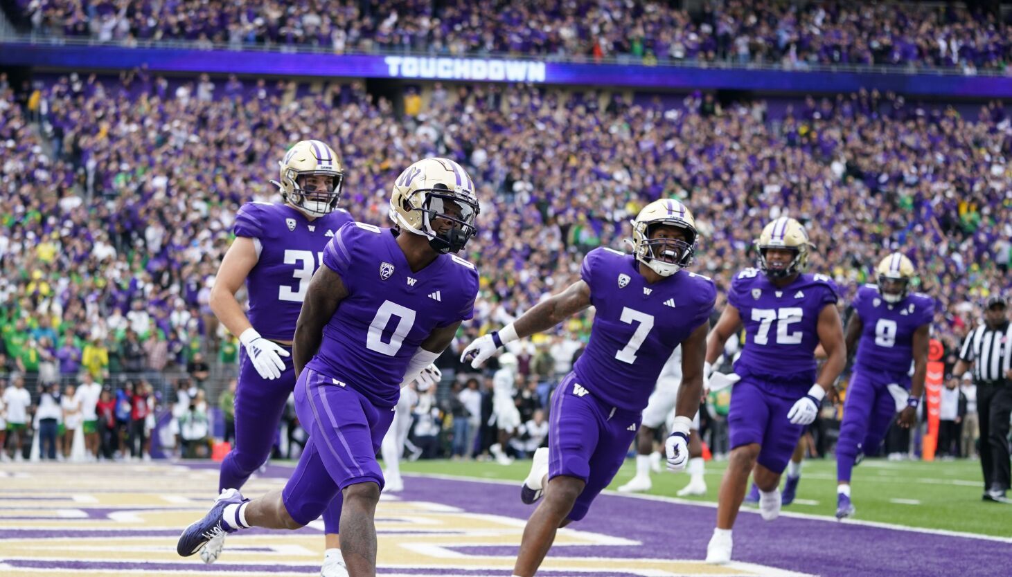 Washington joins AP Top 5 for first time in six years