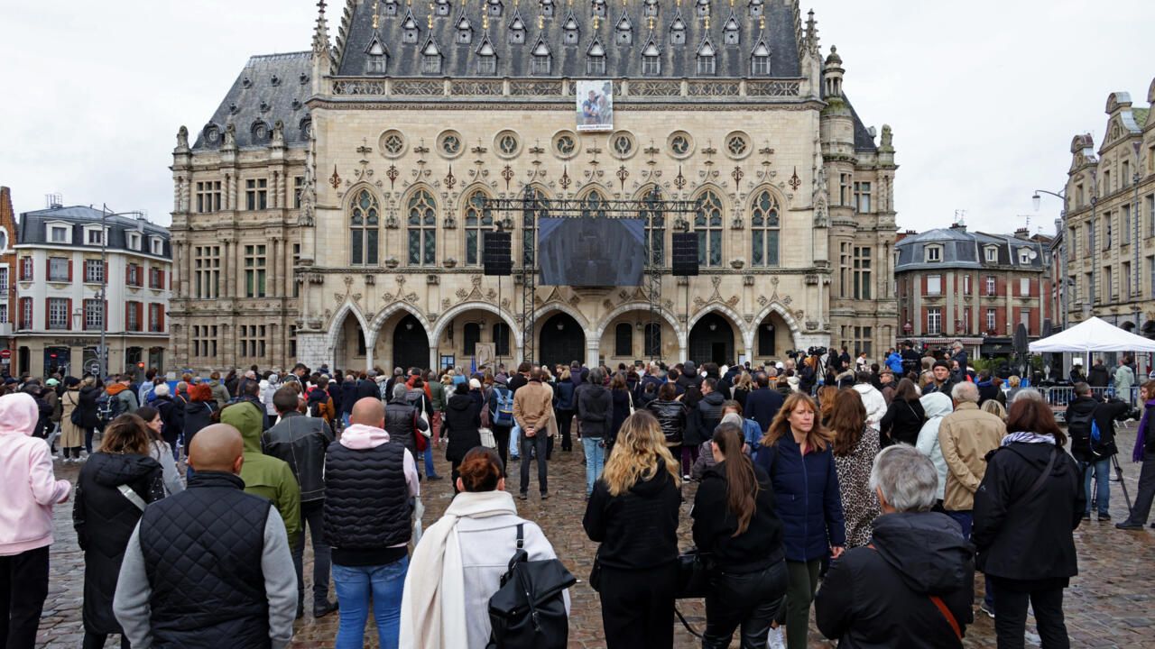 Security tight as France holds funeral of teacher…