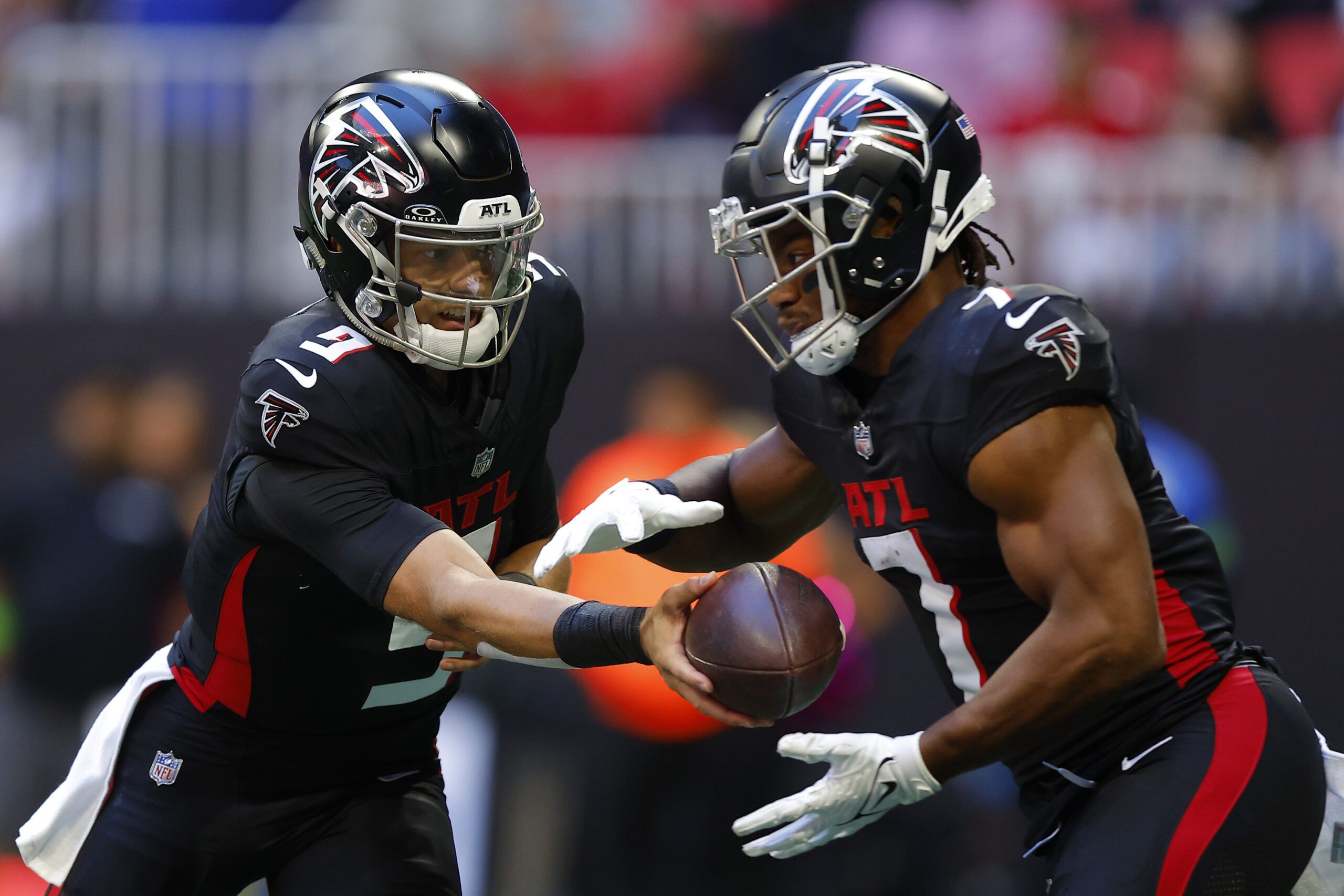 Falcons starting lineups with PFF grades for each…