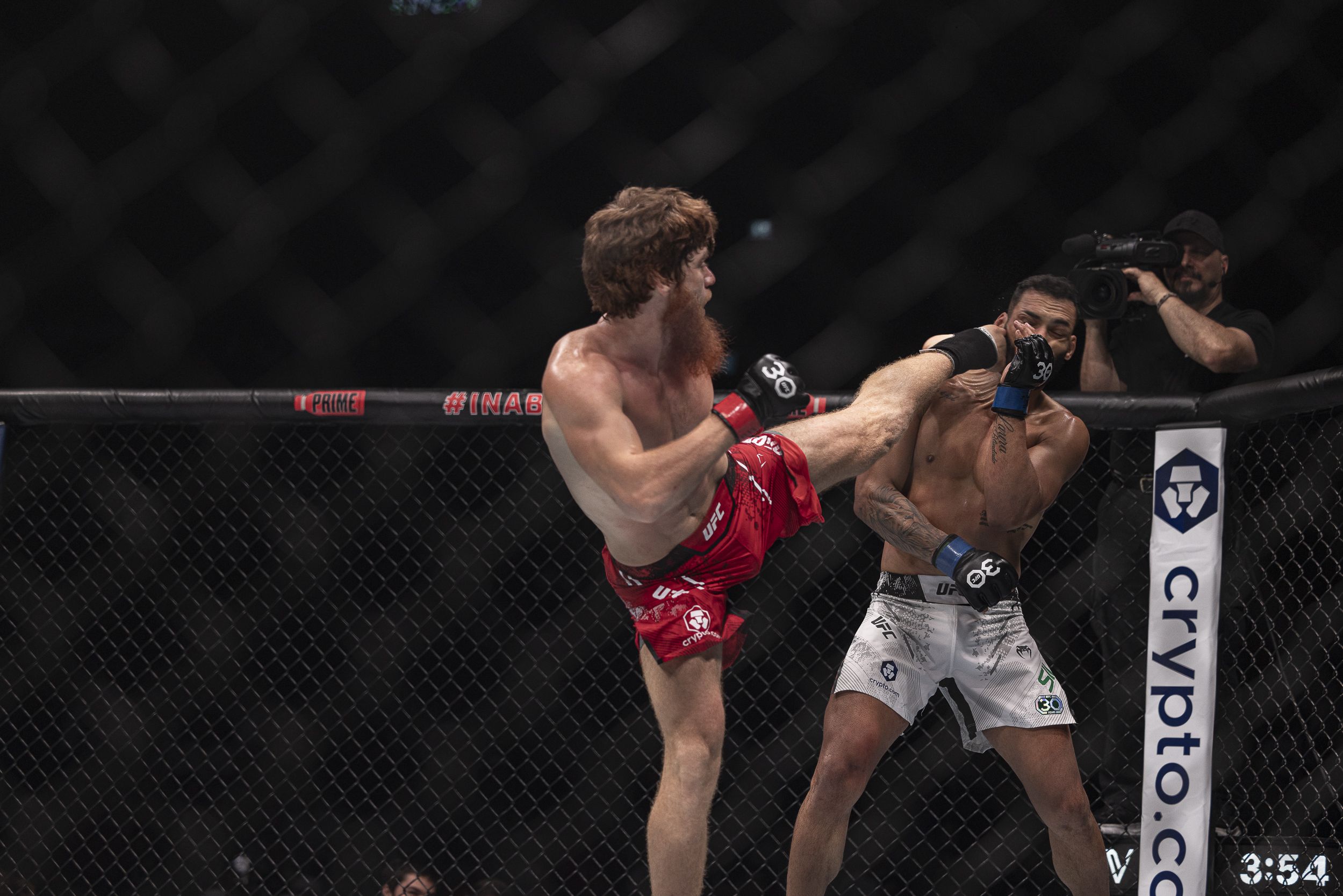 Shara Magomedov def. Bruno Silva at UFC 294: Best…