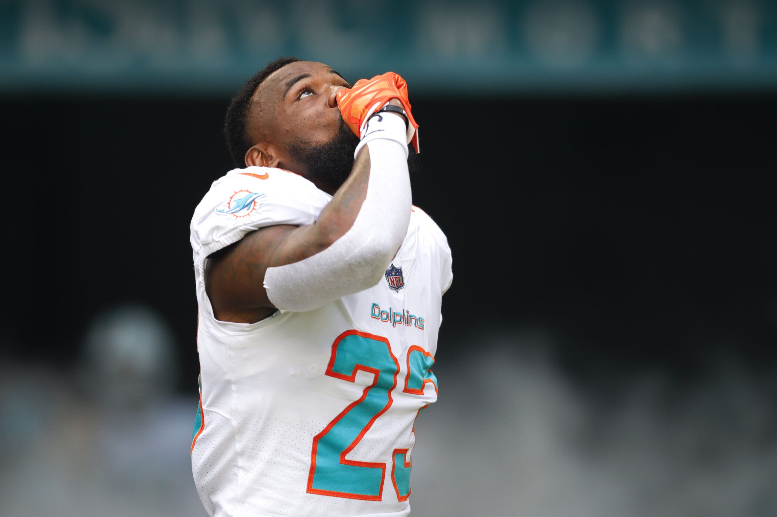 Dolphins activate RB Jeff Wilson from IR, elevate TE…