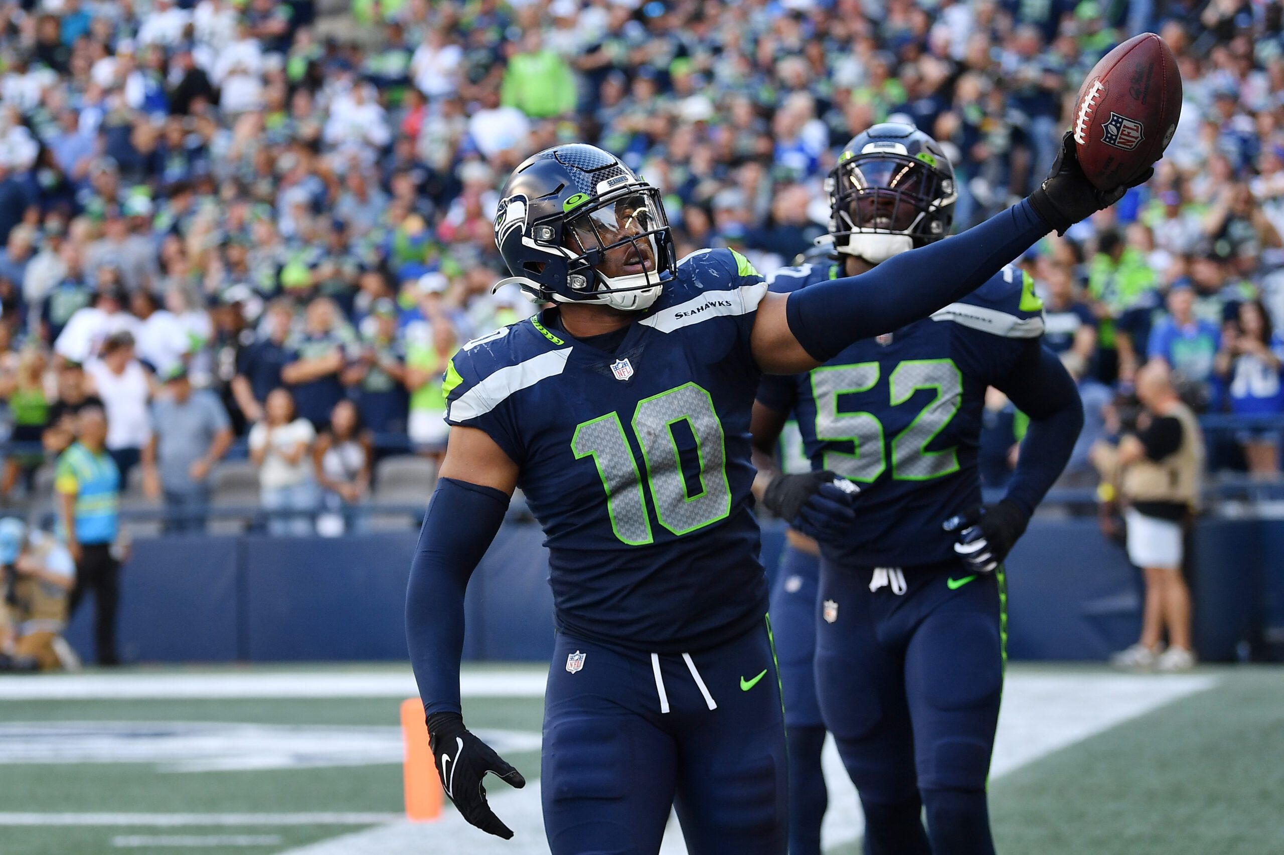 Seahawks OLB Uchenna Nwosu promises to come back even…