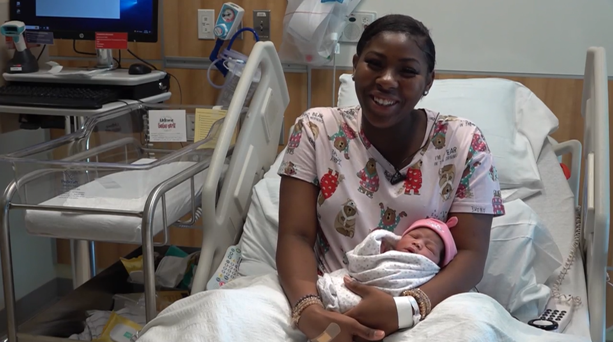 Woman gives birth during NFL game after arriving as…