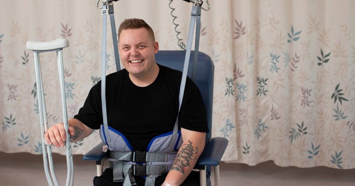 Country musician takes major steps forward in spinal…