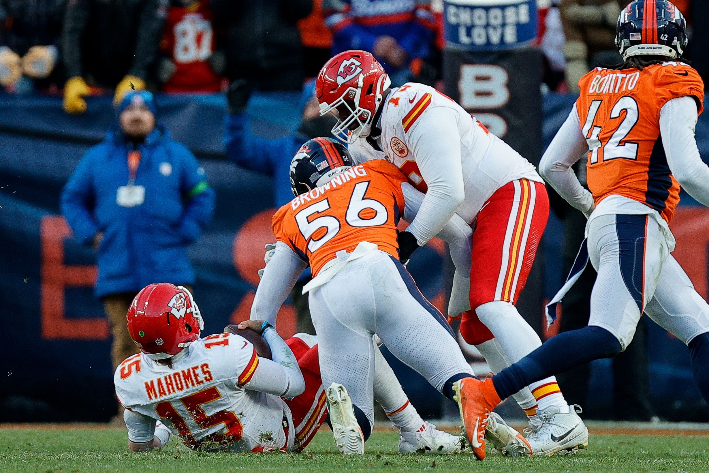 Brian Baldinger breaks down film of Broncos stopping…