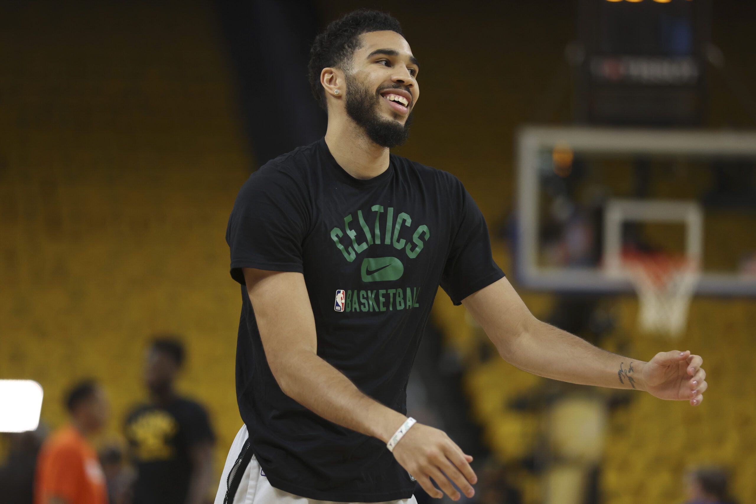 Watch: Jayson Tatum and Derrick White mic’d up over…