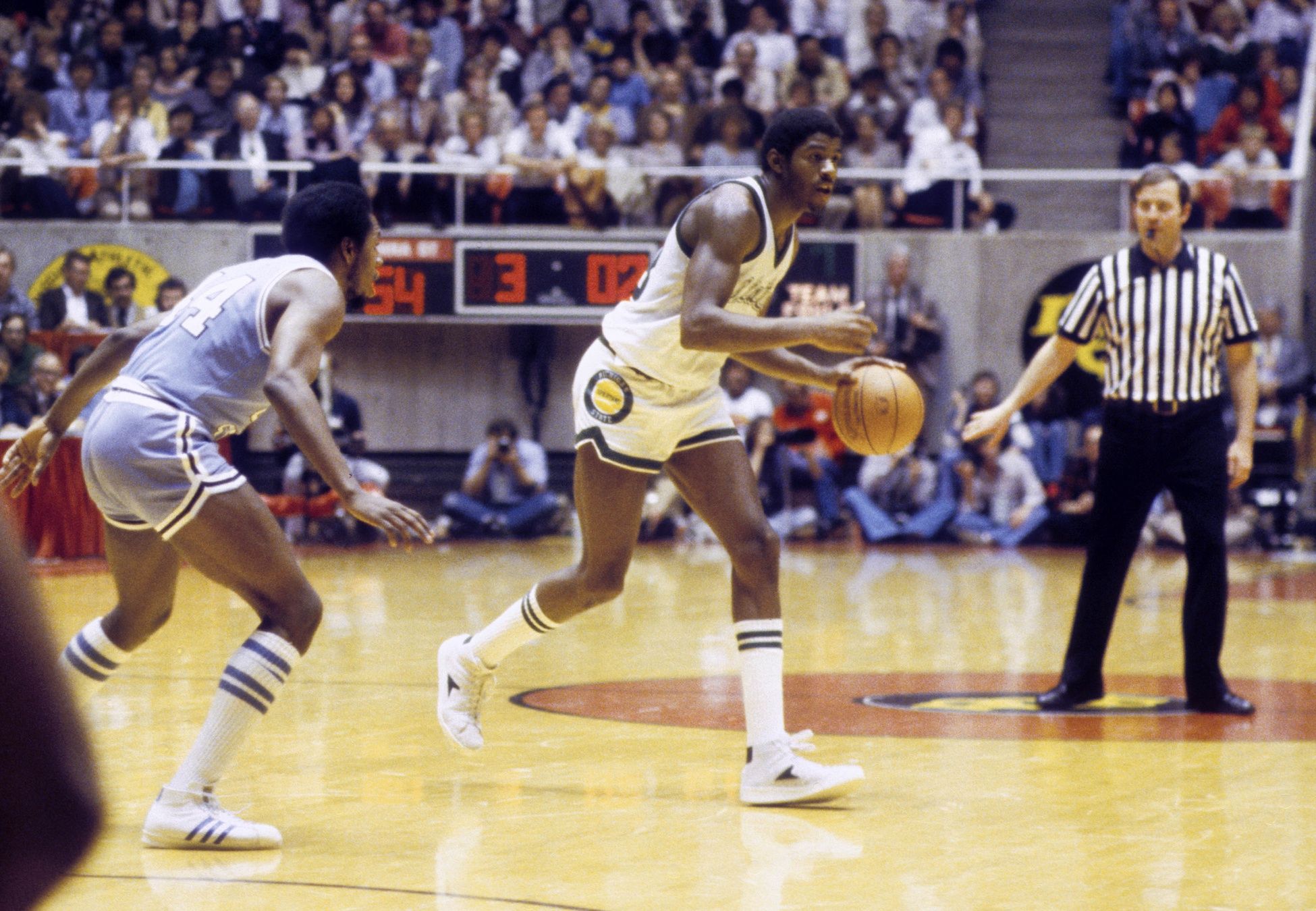 Magic Johnson remembers the late Bobby Knight…