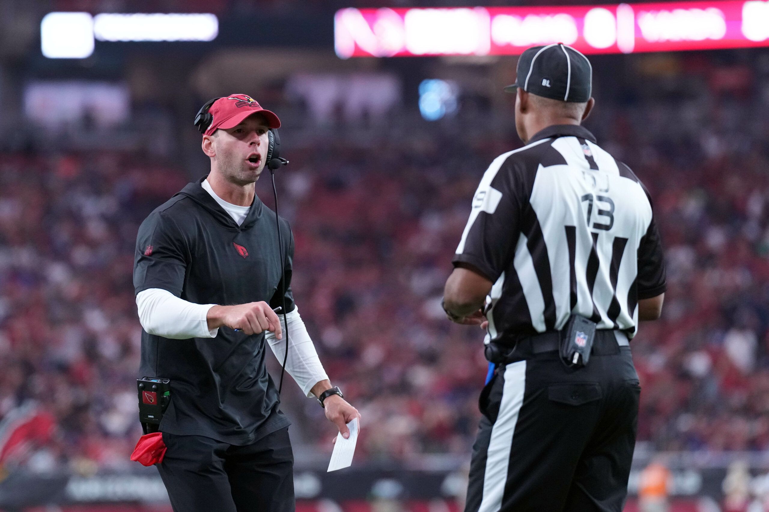 Cardinals HC Jonathan Gannon non-committal at QB vs.…