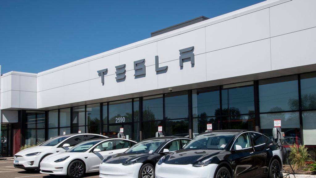 Tesla Refutes Salary Increase Connection To Union…