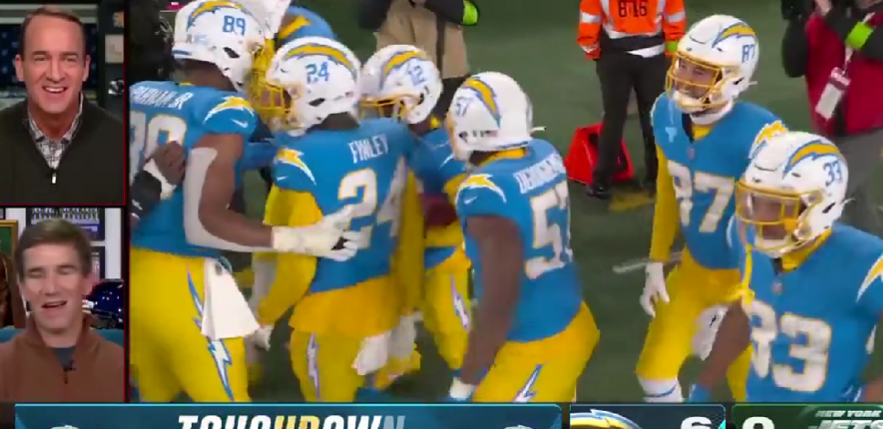 Eli Manning delightfully trolled Peyton Manning while…