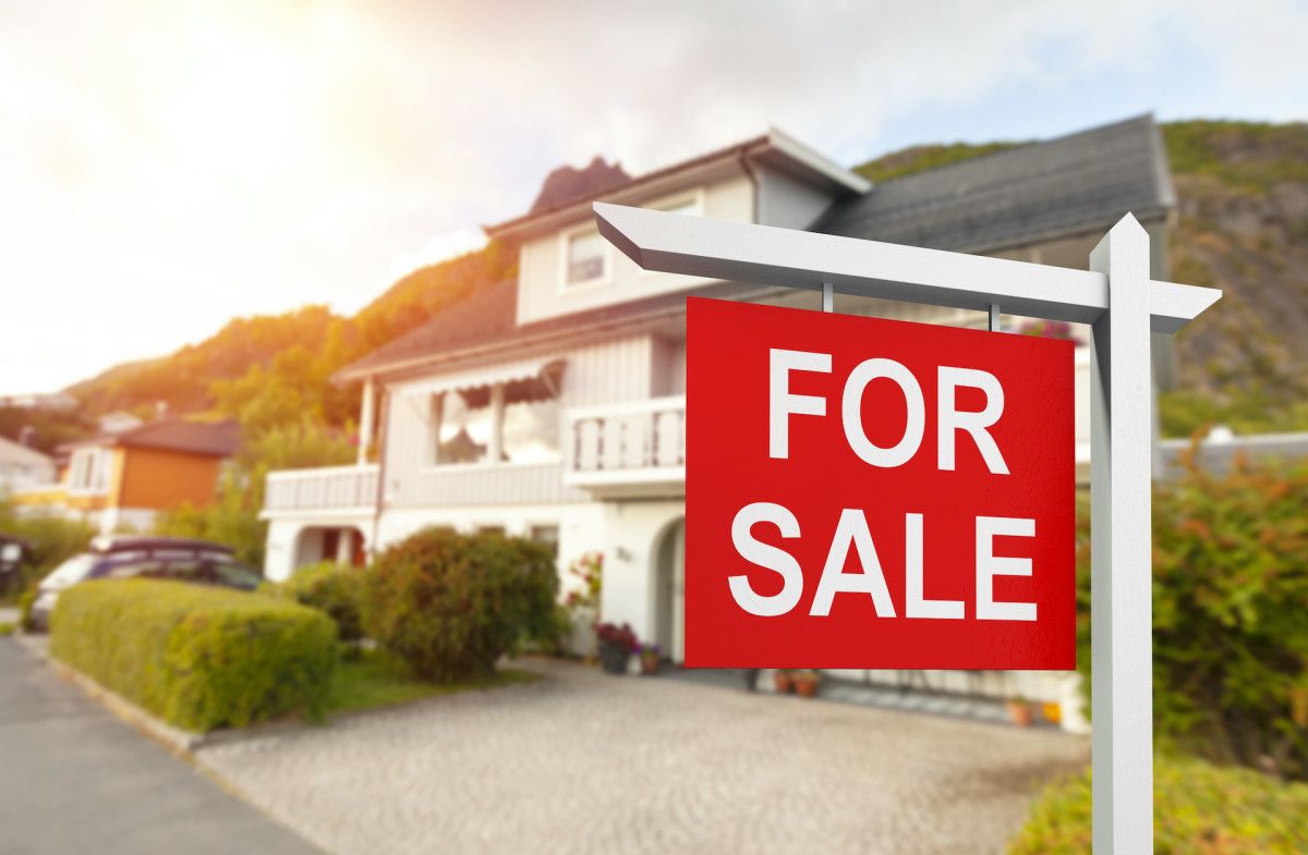Mortgage rates plunge the most in 16 months as bond…